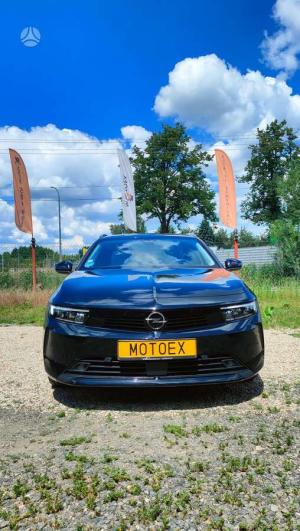 Black Opel Astra 2023 in Vilnius, with an engine capacity of 1.50 L and mileage of 78 thousand km for 18392 €, photo 3 on AUTOMOTO.COM.LV