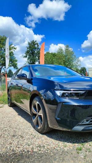 Black Opel Astra 2023 in Vilnius, with an engine capacity of 1.50 L and mileage of 78 thousand km for 18392 €, photo 6 on AUTOMOTO.COM.LV