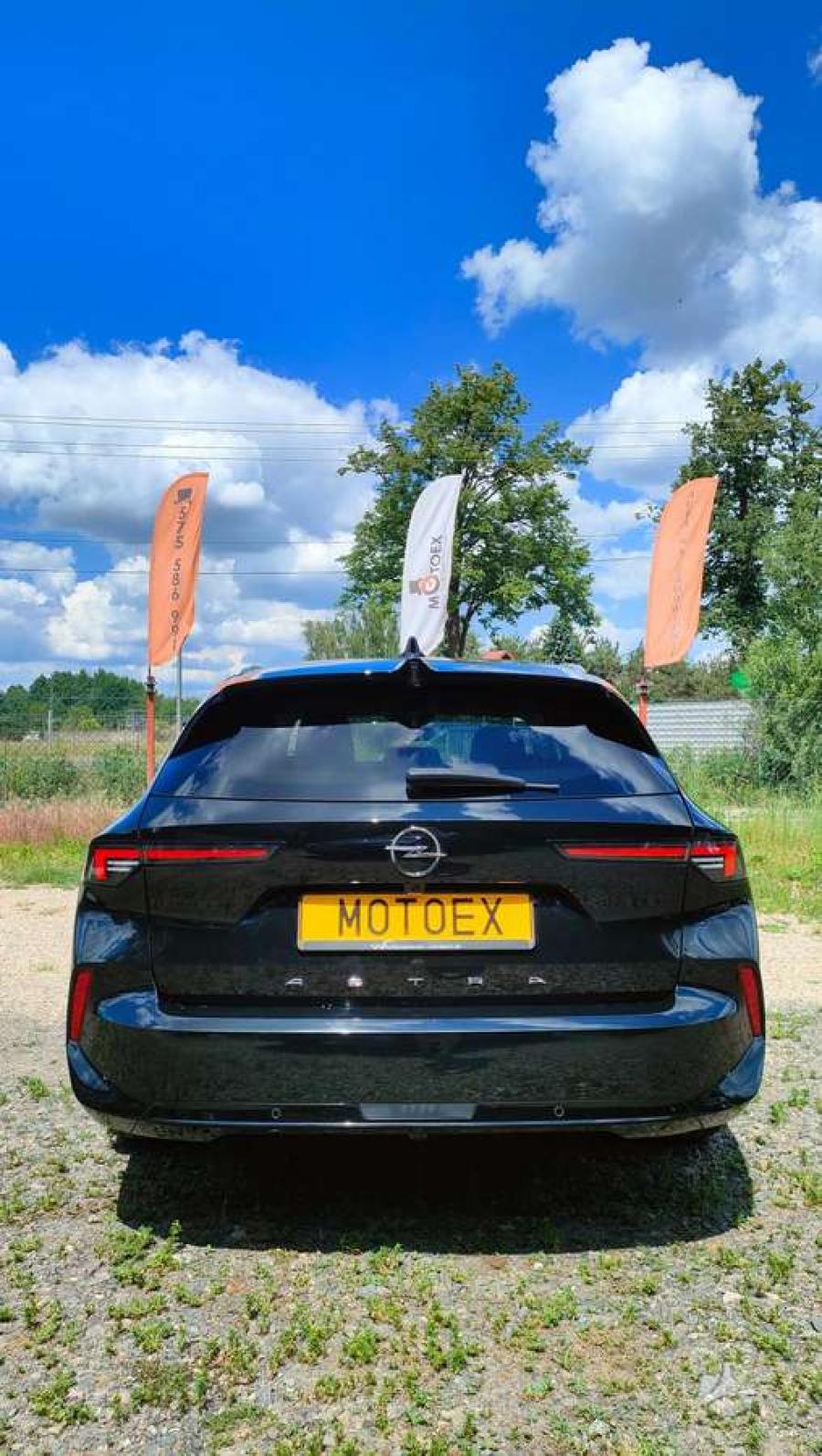 Black Opel Astra 2023 in Vilnius, with an engine capacity of 1.50 L and mileage of 78 thousand km for 18392 €, photo 9 on AUTOMOTO.COM.LV