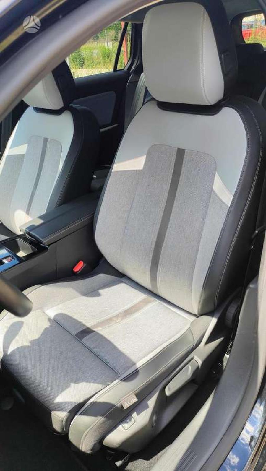 Black Opel Astra 2023 in Vilnius, with an engine capacity of 1.50 L and mileage of 78 thousand km for 18392 €, photo 15 on AUTOMOTO.COM.LV
