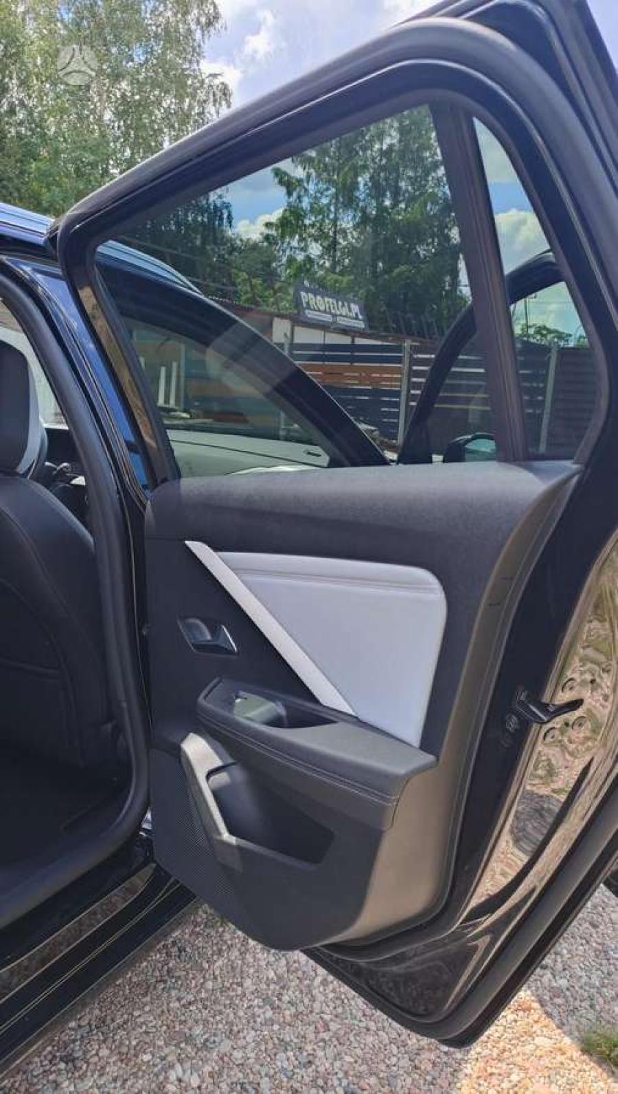 Black Opel Astra 2023 in Vilnius, with an engine capacity of 1.50 L and mileage of 78 thousand km for 18392 €, photo 21 on AUTOMOTO.COM.LV