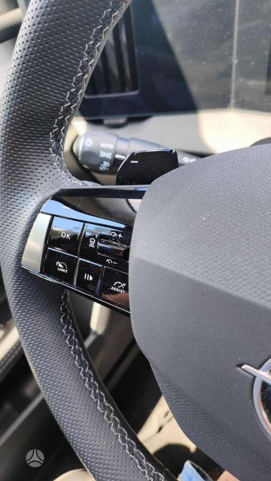Black Opel Astra 2023 in Vilnius, with an engine capacity of 1.50 L and mileage of 78 thousand km for 18392 €, photo 26 on AUTOMOTO.COM.LV