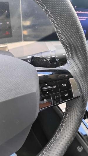 Black Opel Astra 2023 in Vilnius, with an engine capacity of 1.50 L and mileage of 78 thousand km for 18392 €, photo 27 on AUTOMOTO.COM.LV