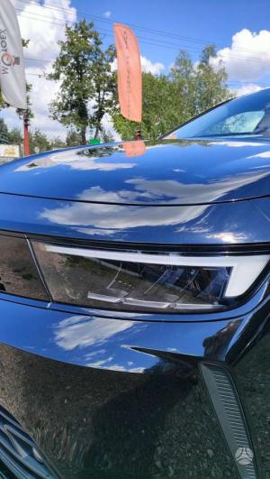 Black Opel Astra 2023 in Vilnius, with an engine capacity of 1.50 L and mileage of 78 thousand km for 18392 €, photo 28 on AUTOMOTO.COM.LV