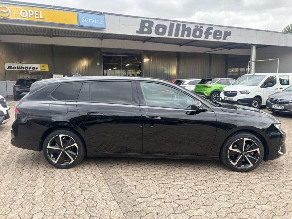 Black Opel Astra 2024 in Kaunas, with an engine capacity of 1.20 L and mileage of 21 thousand km for 24618 €, photo 5 on AUTOMOTO.COM.LV