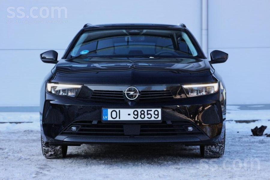 Black Opel Astra 2024 in Riga, with an engine capacity of 1.20 L and mileage of 0 thousand km for 17995 €, photo 3 on AUTOMOTO.COM.LV