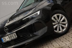 Melns Opel Astra 2024 Rīga, ar dzinēja tilpumu 1.20 L un nobraukumu 0 tūkst. km par 13995 €, foto 3 vietnē AUTOMOTO.COM.LV