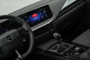 Melns Opel Astra 2024 Rīga, ar dzinēja tilpumu 1.20 L un nobraukumu 0 tūkst. km par 13995 €, foto 14 vietnē AUTOMOTO.COM.LV
