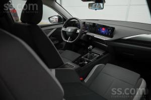 Melns Opel Astra 2024 Rīga, ar dzinēja tilpumu 1.20 L un nobraukumu 0 tūkst. km par 13995 €, foto 18 vietnē AUTOMOTO.COM.LV
