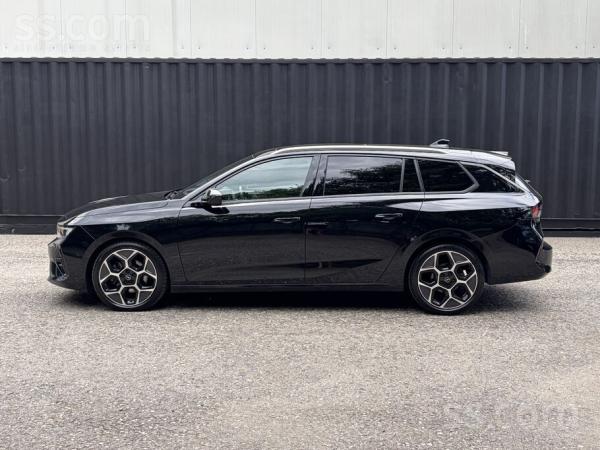 Melns Opel Astra 2024 Rīga, ar dzinēja tilpumu 1.50 L un nobraukumu 149 tūkst. km par 16900 €, foto 2 vietnē AUTOMOTO.COM.LV