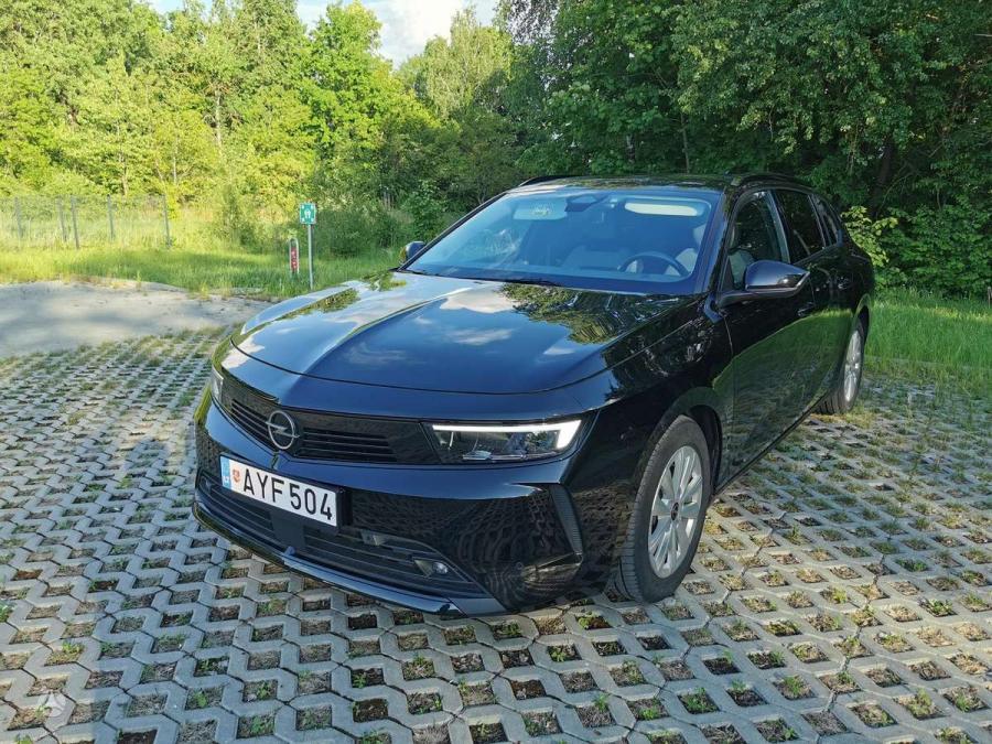 Black Opel Astra 2024 in Kaunas, with an engine capacity of 1.20 L and mileage of 59 thousand km for 15900 €, photo 5 on AUTOMOTO.COM.LV