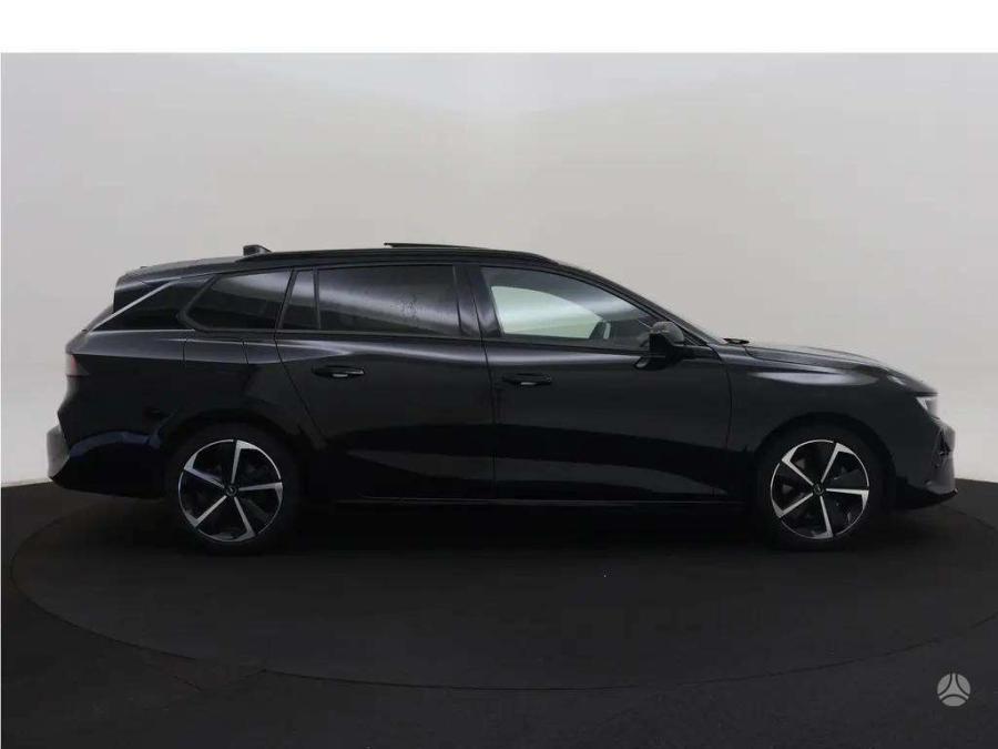 Black Opel Astra 2024 in Vilnius, with an engine capacity of 1.50 L and mileage of 216 thousand km for 12800 €, photo 9 on AUTOMOTO.COM.LV