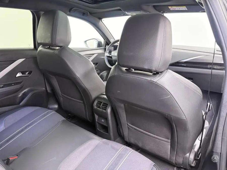 Black Opel Astra 2024 in Vilnius, with an engine capacity of 1.50 L and mileage of 216 thousand km for 12800 €, photo 14 on AUTOMOTO.COM.LV