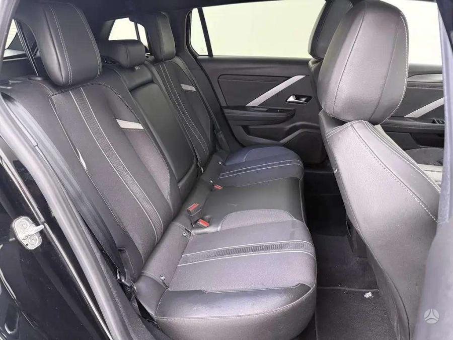 Black Opel Astra 2024 in Vilnius, with an engine capacity of 1.50 L and mileage of 216 thousand km for 12800 €, photo 15 on AUTOMOTO.COM.LV
