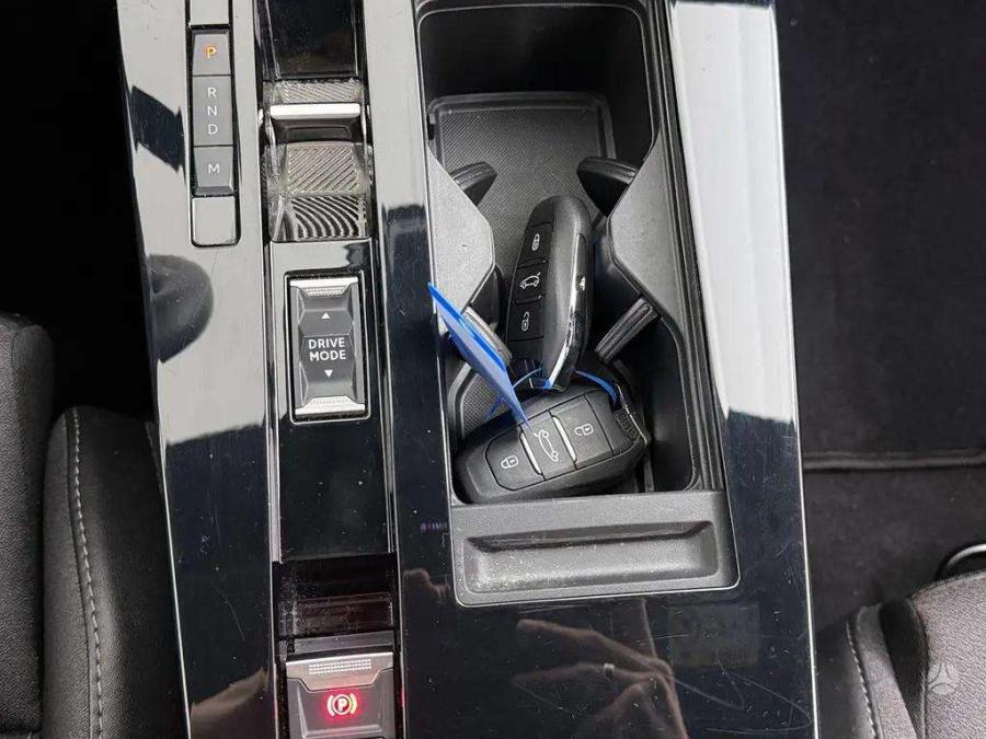 Black Opel Astra 2024 in Vilnius, with an engine capacity of 1.50 L and mileage of 216 thousand km for 12800 €, photo 19 on AUTOMOTO.COM.LV