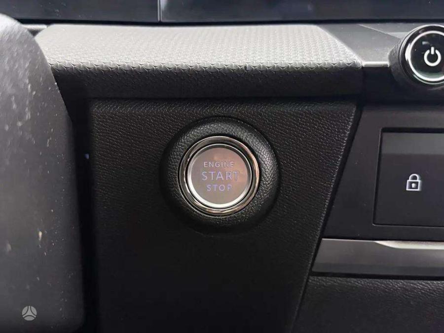 Black Opel Astra 2024 in Vilnius, with an engine capacity of 1.50 L and mileage of 216 thousand km for 12800 €, photo 22 on AUTOMOTO.COM.LV