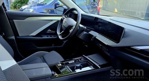 Black Opel Astra 2025 in Riga, with an engine capacity of 1.20 L and mileage of 15 thousand km for 20200 €, photo 6 on AUTOMOTO.COM.LV