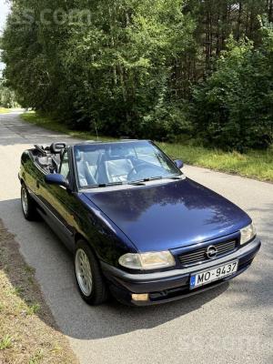Zils Opel Astra 1999 Kuldīga, ar dzinēja tilpumu 1.80 L un nobraukumu 145 tūkst. km par 1999 €, foto 4 vietnē AUTOMOTO.COM.LV