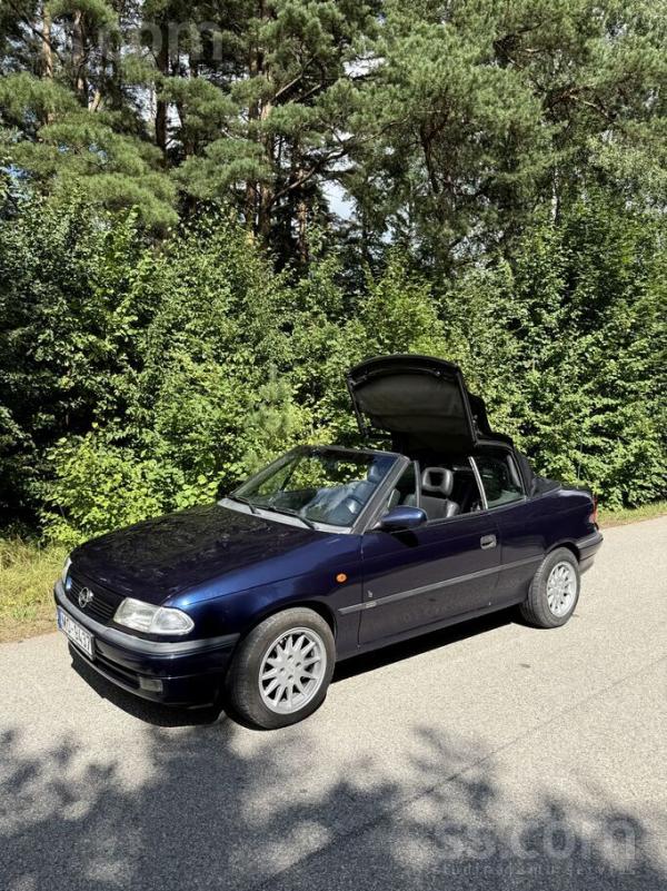 Zils Opel Astra 1999 Kuldīga, ar dzinēja tilpumu 1.80 L un nobraukumu 145 tūkst. km par 1999 €, foto 6 vietnē AUTOMOTO.COM.LV