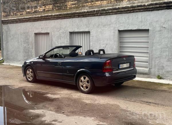 Blue Opel Astra 2002 in Riga, with an engine capacity of 1.60 L and mileage of 260 thousand km for 2500 €, photo 4 on AUTOMOTO.COM.LV