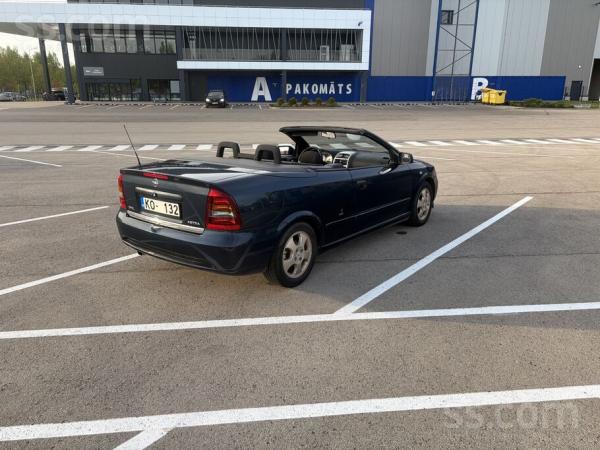 Blue Opel Astra 2002 in Riga, with an engine capacity of 1.60 L and mileage of 262 thousand km for 1800 €, photo 3 on AUTOMOTO.COM.LV