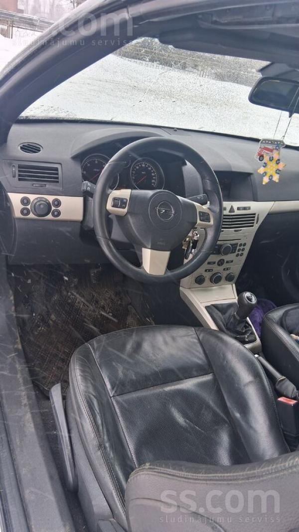 Zils Opel Astra 2006 Ludza, ar dzinēja tilpumu 1.90 L un nobraukumu 202 tūkst. km par 1850 €, foto 5 vietnē AUTOMOTO.COM.LV