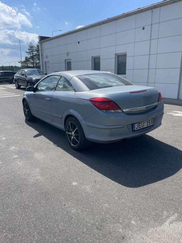 Zils Opel Astra 2006 Viļņa, ar dzinēja tilpumu 1.60 L un nobraukumu 239 tūkst. km par 1500 €, foto 4 vietnē AUTOMOTO.COM.LV