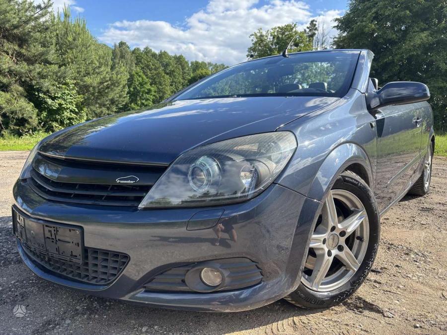 Blue Opel Astra 2007 in Prienai, with an engine capacity of 1.91 L and mileage of 198 thousand km for 2700 €, photo 1 on AUTOMOTO.COM.LV