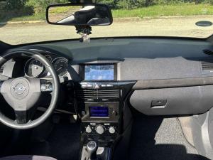 Blue Opel Astra 2007 in Prienai, with an engine capacity of 1.91 L and mileage of 198 thousand km for 2700 €, photo 7 on AUTOMOTO.COM.LV