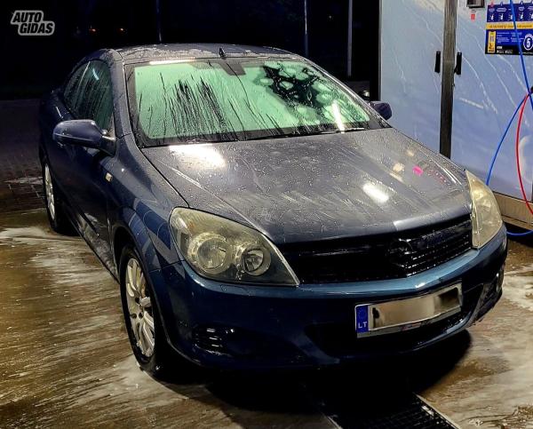 Blue Opel Astra 2007 in Vilnius, with an engine capacity of 1.90 L and mileage of 440 thousand km for 1100 €, photo 5 on AUTOMOTO.COM.LV