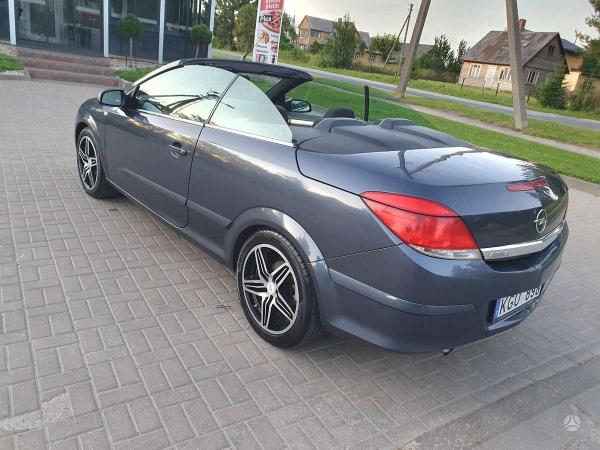 Blue Opel Astra 2008 in Vilkaviskis, with an engine capacity of 0.11 L and mileage of 260 thousand km for 1850 €, photo 7 on AUTOMOTO.COM.LV