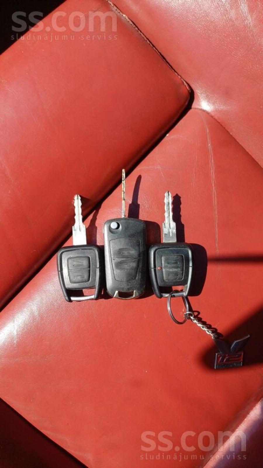 Zils Opel Astra 2000 Liepāja, ar dzinēja tilpumu 1.80 L un nobraukumu 348 tūkst. km par 750 €, foto 12 vietnē AUTOMOTO.COM.LV