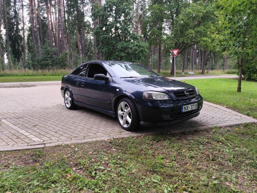 Blue Opel Astra 2000 in Saldus, with an engine capacity of 1.80 L and mileage of 356 thousand km for 1150 €, photo 3 on AUTOMOTO.COM.LV