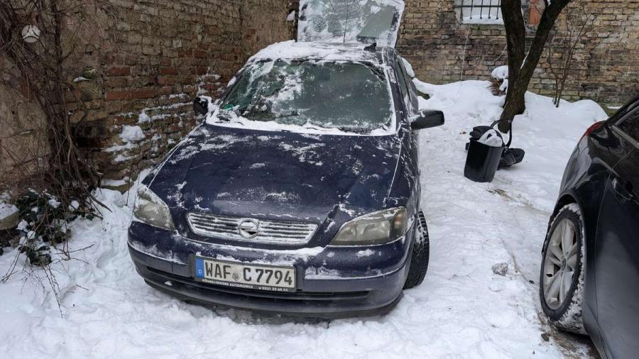 Blue Opel Astra 2003 in Vilnius, with an engine capacity of 0.00 L and mileage of 300 thousand km for 450 €, photo 1 on AUTOMOTO.COM.LV