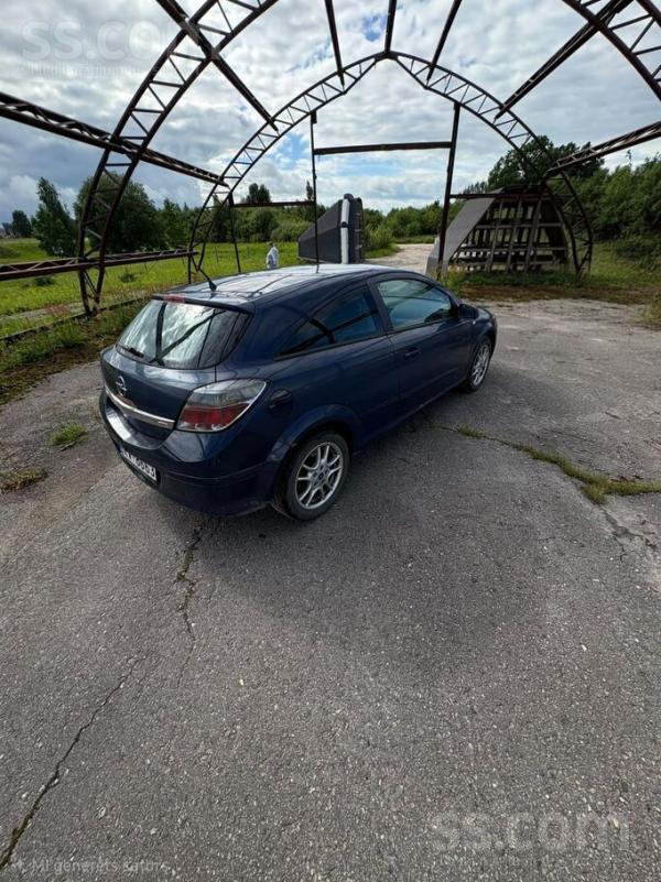 Blue Opel Astra 2005 in Saldus, with an engine capacity of 1.70 L and mileage of 0 thousand km for 1000 €, photo 4 on AUTOMOTO.COM.LV