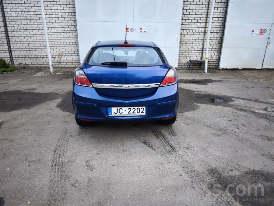 Zils Opel Astra 2005 Rīga, ar dzinēja tilpumu 1.90 L un nobraukumu 428 tūkst. km par 1790 €, foto 6 vietnē AUTOMOTO.COM.LV