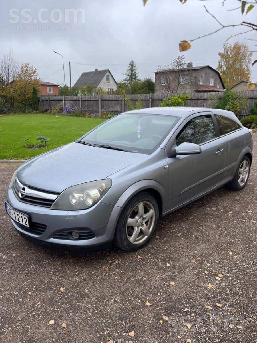 Blue Opel Astra 2005 in Gulbene, with an engine capacity of 1.90 L and mileage of 395 thousand km for 1190 €, photo 1 on AUTOMOTO.COM.LV