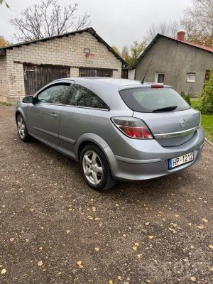Blue Opel Astra 2005 in Gulbene, with an engine capacity of 1.90 L and mileage of 395 thousand km for 1190 €, photo 4 on AUTOMOTO.COM.LV