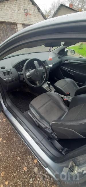Blue Opel Astra 2005 in Gulbene, with an engine capacity of 1.90 L and mileage of 395 thousand km for 1190 €, photo 5 on AUTOMOTO.COM.LV