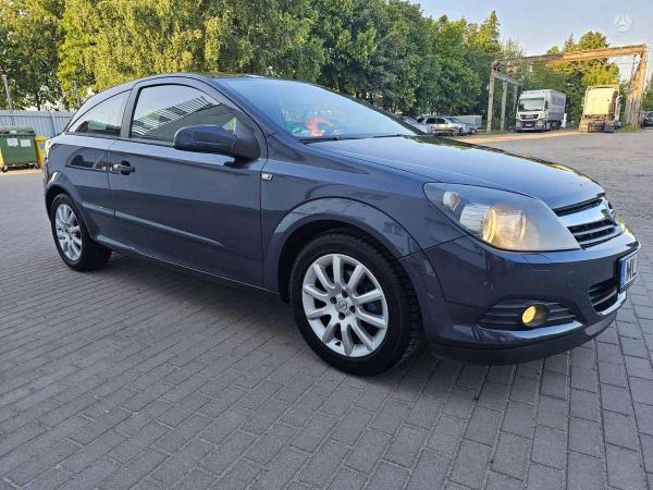 Blue Opel Astra 2006 in Marijampole, with an engine capacity of 1.60 L and mileage of 239 thousand km for 1499 €, photo 1 on AUTOMOTO.COM.LV