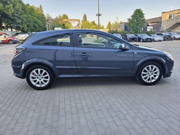 Blue Opel Astra 2006 in Marijampole, with an engine capacity of 1.60 L and mileage of 239 thousand km for 1499 €, photo 2 on AUTOMOTO.COM.LV