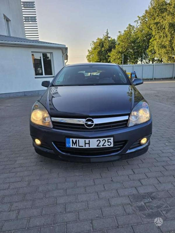 Blue Opel Astra 2006 in Marijampole, with an engine capacity of 1.60 L and mileage of 239 thousand km for 1499 €, photo 6 on AUTOMOTO.COM.LV