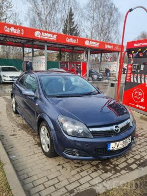 Blue Opel Astra 2008 in Riga, with an engine capacity of 1.70 L and mileage of 352 thousand km for 800 €, photo 4 on AUTOMOTO.COM.LV