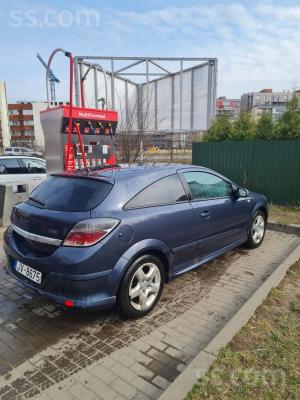 Blue Opel Astra 2008 in Riga, with an engine capacity of 1.70 L and mileage of 352 thousand km for 800 €, photo 5 on AUTOMOTO.COM.LV