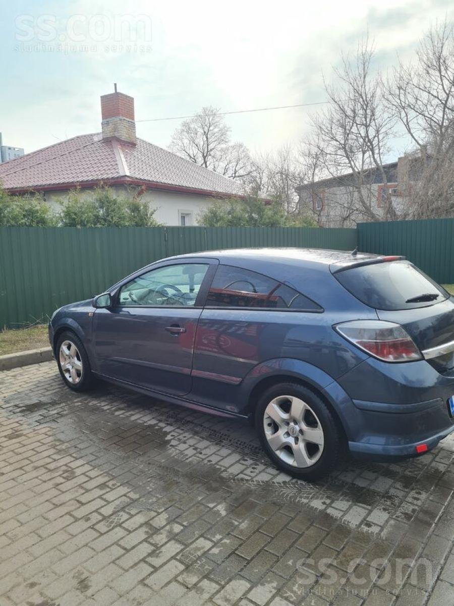 Blue Opel Astra 2008 in Riga, with an engine capacity of 1.70 L and mileage of 352 thousand km for 800 €, photo 6 on AUTOMOTO.COM.LV