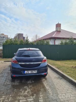 Blue Opel Astra 2008 in Riga, with an engine capacity of 1.70 L and mileage of 352 thousand km for 800 €, photo 7 on AUTOMOTO.COM.LV