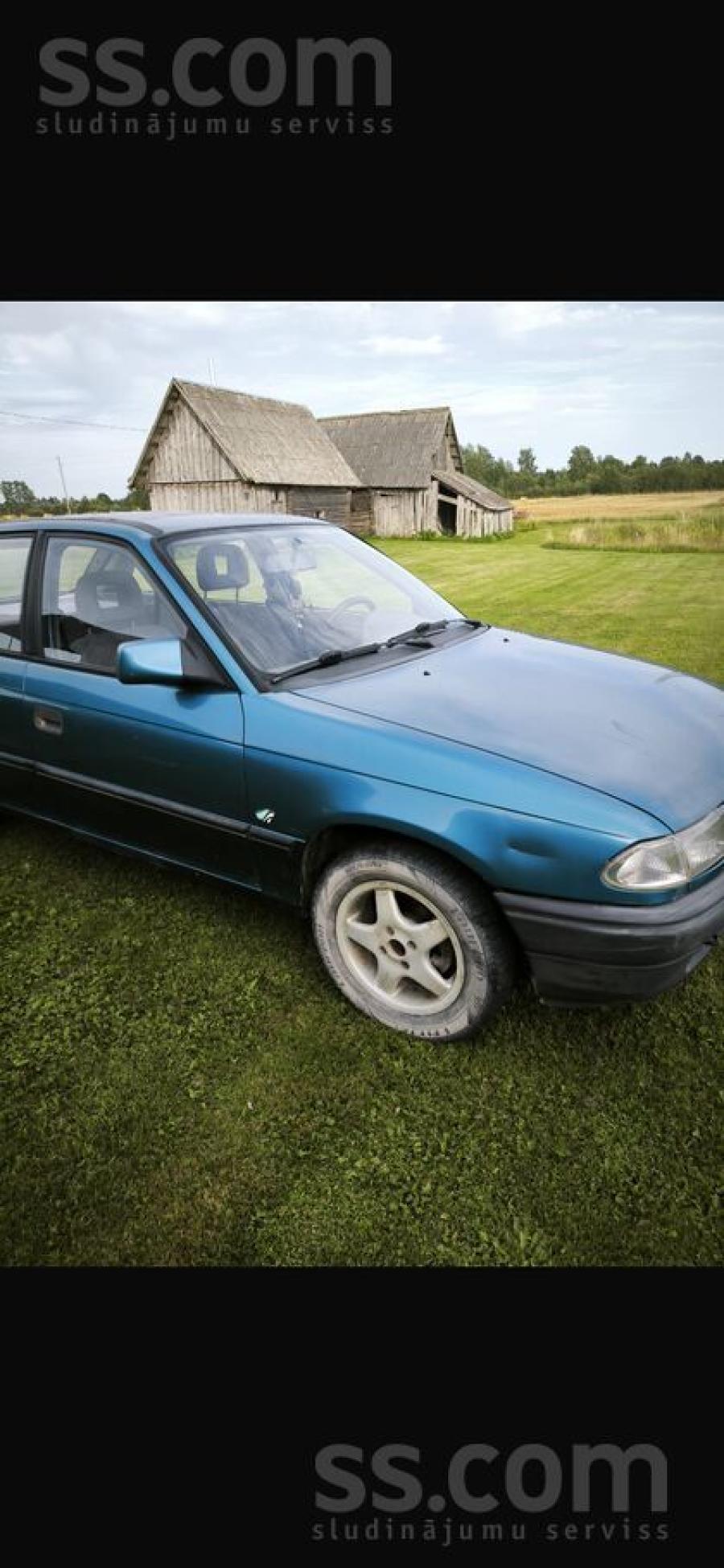 Zils Opel Astra 1993 Preiļi, ar dzinēja tilpumu 1.60 L un nobraukumu 154 tūkst. km par 1150 €, foto 3 vietnē AUTOMOTO.COM.LV
