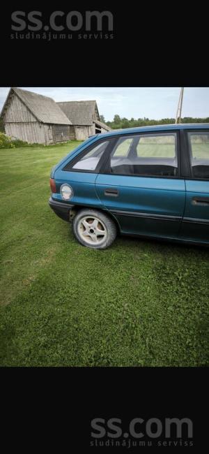 Zils Opel Astra 1993 Preiļi, ar dzinēja tilpumu 1.60 L un nobraukumu 154 tūkst. km par 1150 €, foto 4 vietnē AUTOMOTO.COM.LV