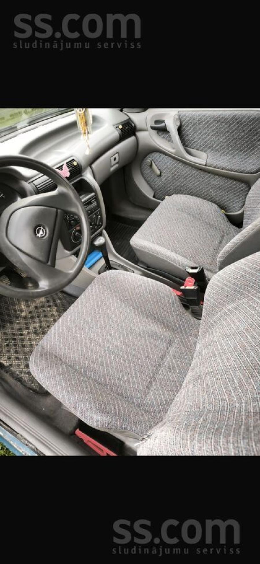 Zils Opel Astra 1993 Preiļi, ar dzinēja tilpumu 1.60 L un nobraukumu 154 tūkst. km par 1150 €, foto 8 vietnē AUTOMOTO.COM.LV