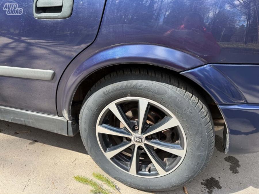 Blue Opel Astra 1998 in Vilnius, with an engine capacity of 1.60 L and mileage of 221 thousand km for 900 €, photo 7 on AUTOMOTO.COM.LV